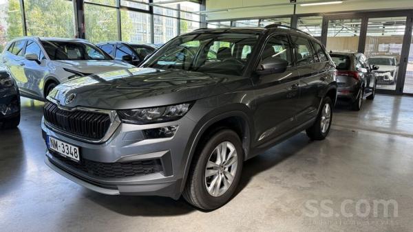 Grey Skoda Kodiaq 2023 in Riga, with an engine capacity of 2.00 L and mileage of 78 thousand km for 27500 €, photo 1 on AUTOMOTO.COM.LV