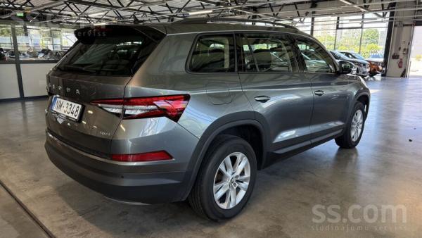 Grey Skoda Kodiaq 2023 in Riga, with an engine capacity of 2.00 L and mileage of 78 thousand km for 27500 €, photo 4 on AUTOMOTO.COM.LV