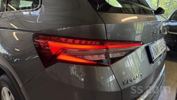 Grey Skoda Kodiaq 2023 in Riga, with an engine capacity of 2.00 L and mileage of 78 thousand km for 27500 €, photo 9 on AUTOMOTO.COM.LV