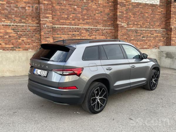 Grey Skoda Kodiaq 2023 in Riga, with an engine capacity of 1.50 L and mileage of 72 thousand km for 25900 €, photo 6 on AUTOMOTO.COM.LV