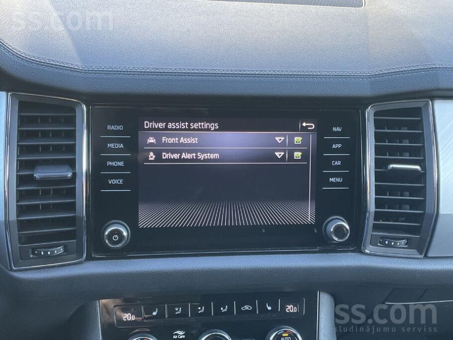 Pelēks Skoda Kodiaq 2023 Rīga, ar dzinēja tilpumu 1.50 L un nobraukumu 72 tūkst. km par 25900 €, foto 18 vietnē AUTOMOTO.COM.LV