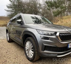 Pelēks Skoda Kodiaq 2023 Rīga, ar dzinēja tilpumu 1.50 L un nobraukumu 72 tūkst. km par 25900 €, foto 26 vietnē AUTOMOTO.COM.LV