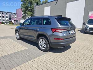 Серый Шкода Kodiaq 2023 в Рига, объемом двигателя 2.00 л и пробегом 117 тыс. км за 24500 €, фото 4 на AUTOMOTO.COM.LV