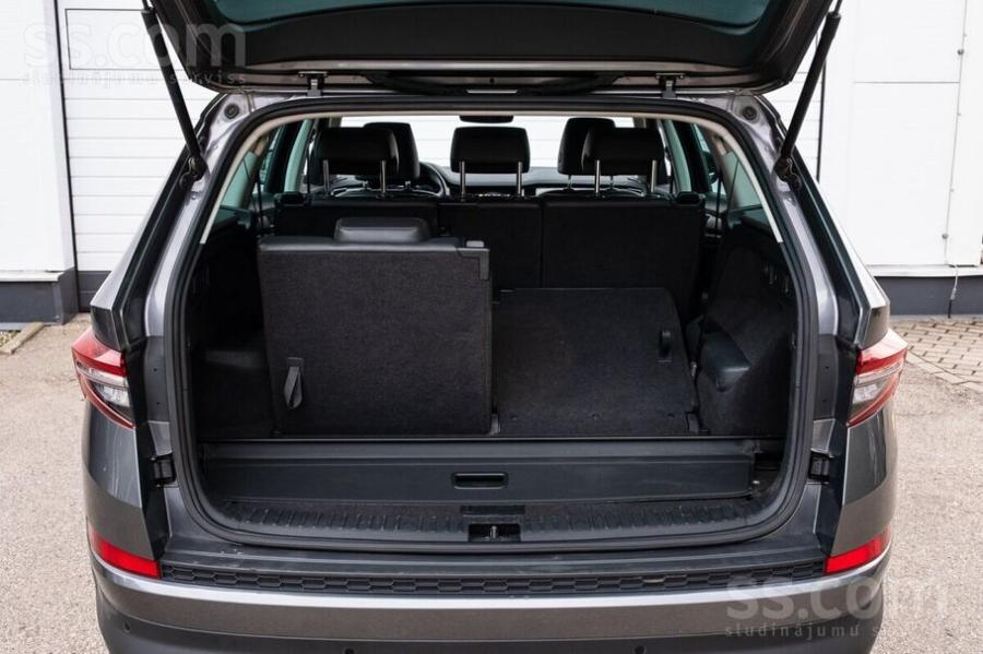 Pelēks Skoda Kodiaq 2023 Rīga, ar dzinēja tilpumu 2.00 L un nobraukumu 149 tūkst. km par 29950 €, foto 24 vietnē AUTOMOTO.COM.LV