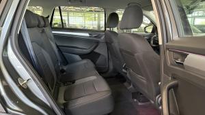 Grey Skoda Kodiaq 2023 in Riga, with an engine capacity of 2.00 L and mileage of 78 thousand km for 2750000 €, photo 14 on AUTOMOTO.COM.LV