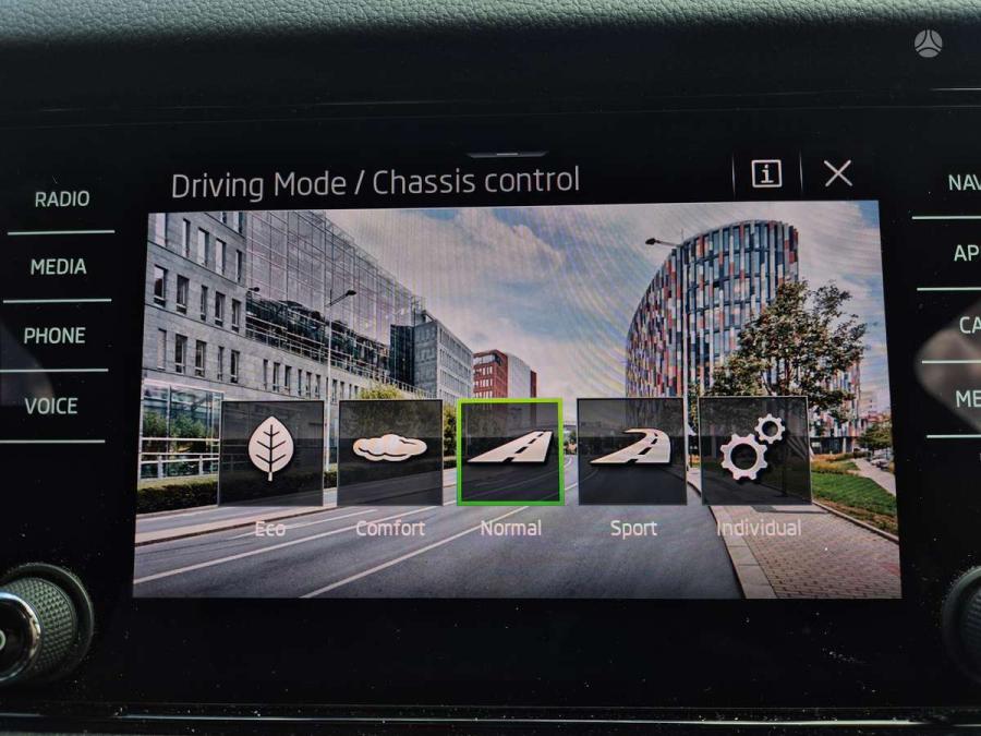 Pelēks Skoda Kodiaq 2023 Šauļi, ar dzinēja tilpumu 1.97 L un nobraukumu 117 tūkst. km par 29200 €, foto 16 vietnē AUTOMOTO.COM.LV