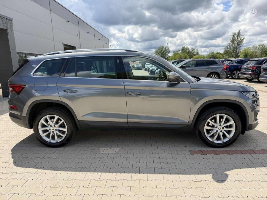 Pelēks Skoda Kodiaq 2023 Šauļi, ar dzinēja tilpumu 1.97 L un nobraukumu 116 tūkst. km par 28990 €, foto 4 vietnē AUTOMOTO.COM.LV