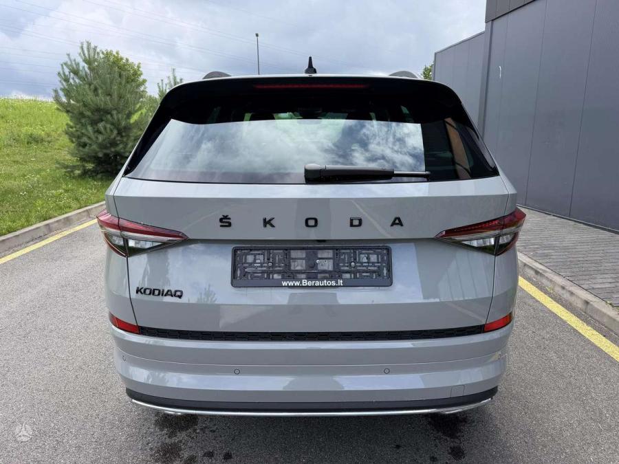 Grey Skoda Kodiaq 2023 in Kaunas, with an engine capacity of 1.50 L and mileage of 163 thousand km for 26900 €, photo 8 on AUTOMOTO.COM.LV