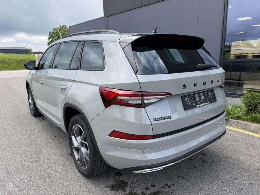 Grey Skoda Kodiaq 2023 in Kaunas, with an engine capacity of 1.50 L and mileage of 163 thousand km for 26900 €, photo 9 on AUTOMOTO.COM.LV