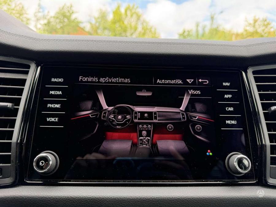 Grey Skoda Kodiaq 2023 in Kaunas, with an engine capacity of 1.50 L and mileage of 163 thousand km for 26900 €, photo 30 on AUTOMOTO.COM.LV