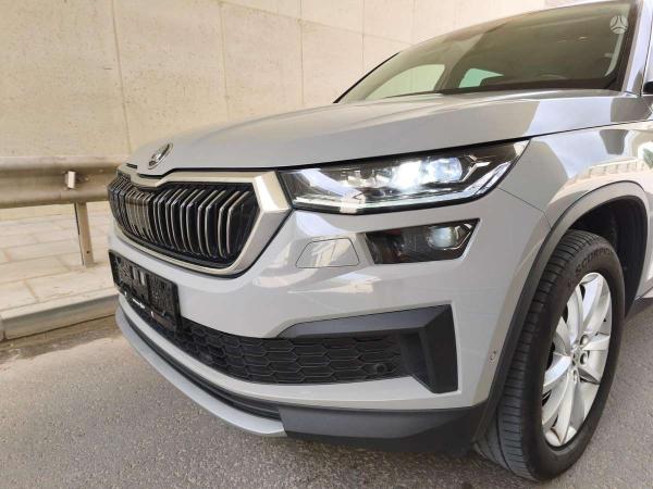 Серый Шкода Kodiaq 2023 в Калвария, объемом двигателя 1.50 л и пробегом 128 тыс. км за 27528 €, фото 2 на AUTOMOTO.COM.LV