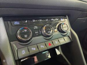 Серый Шкода Kodiaq 2023 в Калвария, объемом двигателя 1.50 л и пробегом 128 тыс. км за 27528 €, фото 17 на AUTOMOTO.COM.LV