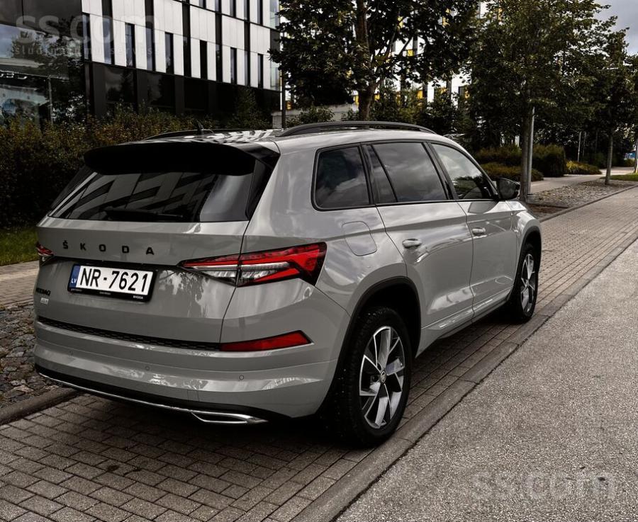 Pelēks Skoda Kodiaq 2023 Rīga, ar dzinēja tilpumu 1.50 L un nobraukumu 76 tūkst. km par 28990 €, foto 3 vietnē AUTOMOTO.COM.LV