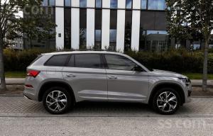 Pelēks Skoda Kodiaq 2023 Rīga, ar dzinēja tilpumu 1.50 L un nobraukumu 76 tūkst. km par 28990 €, foto 7 vietnē AUTOMOTO.COM.LV