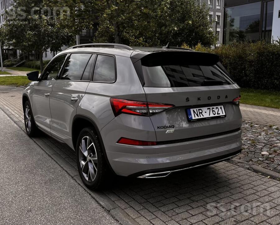 Pelēks Skoda Kodiaq 2023 Rīga, ar dzinēja tilpumu 1.50 L un nobraukumu 76 tūkst. km par 28990 €, foto 8 vietnē AUTOMOTO.COM.LV