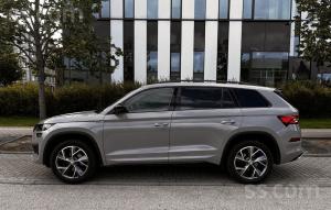 Pelēks Skoda Kodiaq 2023 Rīga, ar dzinēja tilpumu 1.50 L un nobraukumu 76 tūkst. km par 28990 €, foto 10 vietnē AUTOMOTO.COM.LV