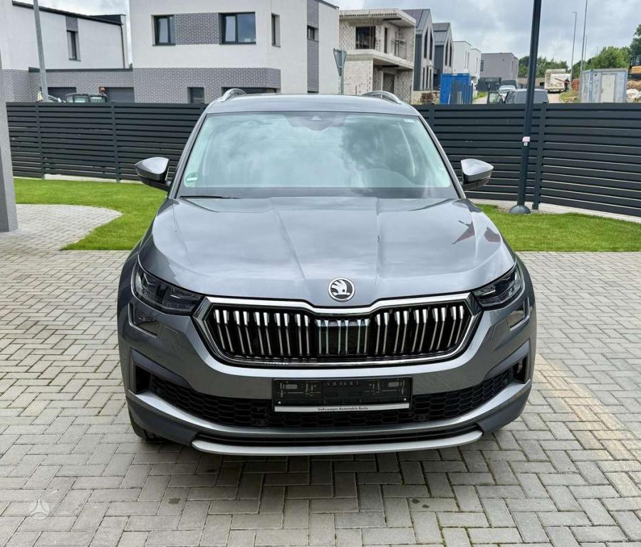 Grey Skoda Kodiaq 2023 in Vilnius, with an engine capacity of 1.97 L and mileage of 145 thousand km for 25290 €, photo 4 on AUTOMOTO.COM.LV