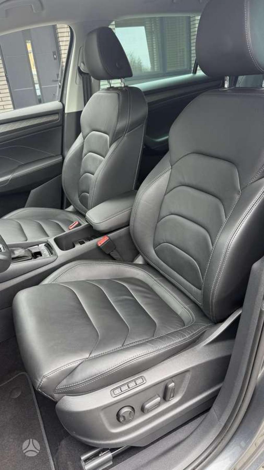 Grey Skoda Kodiaq 2023 in Vilnius, with an engine capacity of 1.97 L and mileage of 145 thousand km for 25290 €, photo 12 on AUTOMOTO.COM.LV