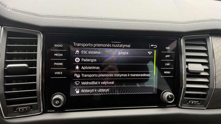 Grey Skoda Kodiaq 2023 in Vilnius, with an engine capacity of 1.97 L and mileage of 145 thousand km for 25290 €, photo 23 on AUTOMOTO.COM.LV