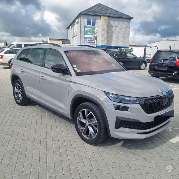 Pelēks Skoda Kodiaq 2023 Tauragė, ar dzinēja tilpumu 1.97 L un nobraukumu 220 tūkst. km par 23900 €, foto 1 vietnē AUTOMOTO.COM.LV