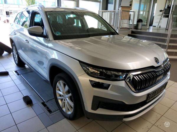 Pelēks Skoda Kodiaq 2023 Kauņa, ar dzinēja tilpumu 1.97 L un nobraukumu 131 tūkst. km par 23699 €, foto 1 vietnē AUTOMOTO.COM.LV