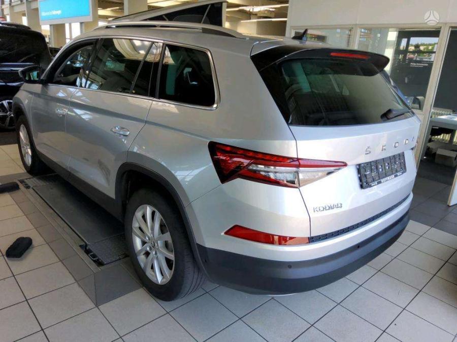 Серый Шкода Kodiaq 2023 в Каунас, объемом двигателя 1.97 л и пробегом 131 тыс. км за 23699 €, фото 4 на AUTOMOTO.COM.LV