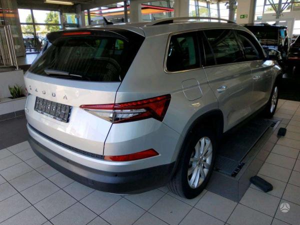 Pelēks Skoda Kodiaq 2023 Kauņa, ar dzinēja tilpumu 1.97 L un nobraukumu 131 tūkst. km par 23699 €, foto 4 vietnē AUTOMOTO.COM.LV