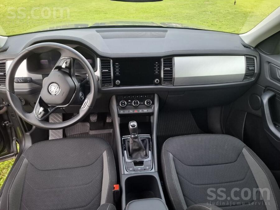 Pelēks Skoda Kodiaq 2023 Rīga, ar dzinēja tilpumu 1.50 L un nobraukumu 62 tūkst. km par 27000 €, foto 9 vietnē AUTOMOTO.COM.LV