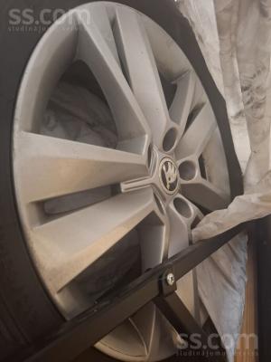 Pelēks Skoda Kodiaq 2023 Rīga, ar dzinēja tilpumu 1.50 L un nobraukumu 62 tūkst. km par 27000 €, foto 14 vietnē AUTOMOTO.COM.LV