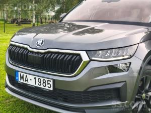 Pelēks Skoda Kodiaq 2023 Rīga, ar dzinēja tilpumu 1.50 L un nobraukumu 62 tūkst. km par 27000 €, foto  vietnē AUTOMOTO.COM.LV