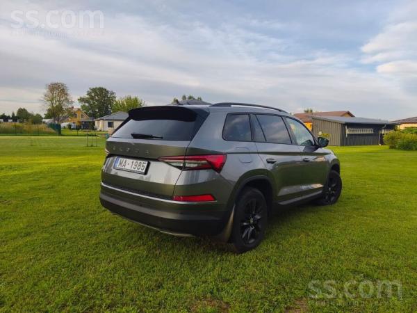 Серый Шкода Kodiaq 2023 в Рига, объемом двигателя 1.50 л и пробегом 62 тыс. км за 27000 €, фото 4 на AUTOMOTO.COM.LV