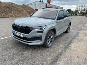 Серый Шкода Kodiaq 2023 в Рига, объемом двигателя 1.50 л и пробегом 61 тыс. км за 29500 €, фото  на AUTOMOTO.COM.LV