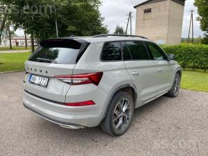 Серый Шкода Kodiaq 2023 в Рига, объемом двигателя 1.50 л и пробегом 61 тыс. км за 29500 €, фото 5 на AUTOMOTO.COM.LV