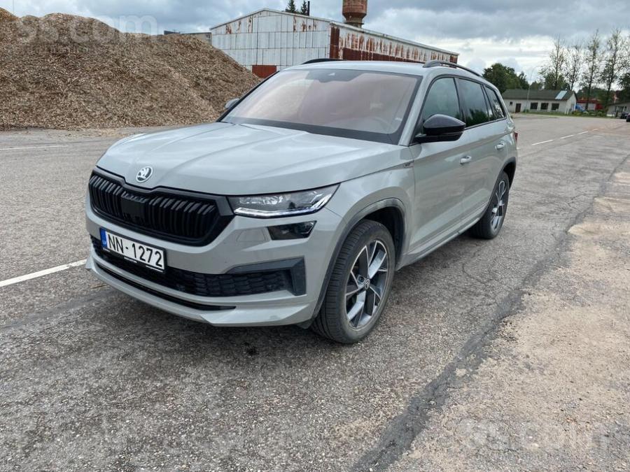 Серый Шкода Kodiaq 2023 в Рига, объемом двигателя 1.50 л и пробегом 61 тыс. км за 29500 €, фото 1 на AUTOMOTO.COM.LV