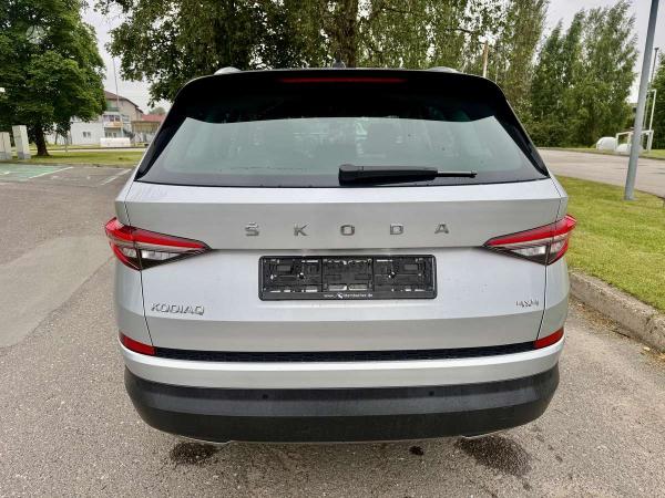 Grey Skoda Kodiaq 2023 in Taurage, with an engine capacity of 1.97 L and mileage of 167 thousand km for 24999 €, photo 9 on AUTOMOTO.COM.LV
