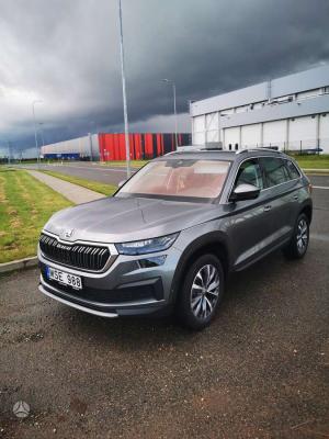 Pelēks Skoda Kodiaq 2023 Kauņa, ar dzinēja tilpumu 1.97 L un nobraukumu 40 tūkst. km par 34500 €, foto  vietnē AUTOMOTO.COM.LV