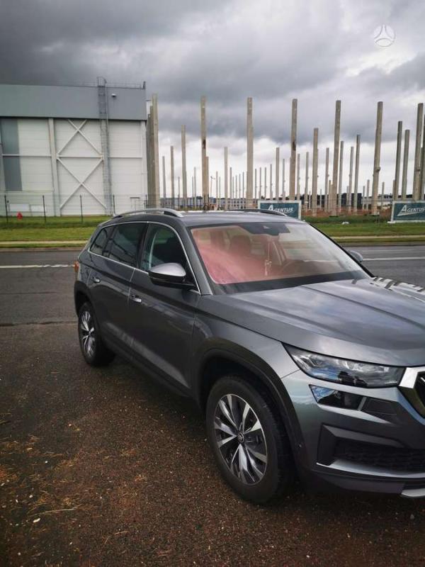 Серый Шкода Kodiaq 2023 в Каунас, объемом двигателя 1.97 л и пробегом 40 тыс. км за 34500 €, фото 2 на AUTOMOTO.COM.LV