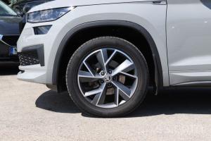 Серый Шкода Kodiaq 2023 в Рига, объемом двигателя 1.50 л и пробегом 119 тыс. км за 26400 €, фото 32 на AUTOMOTO.COM.LV
