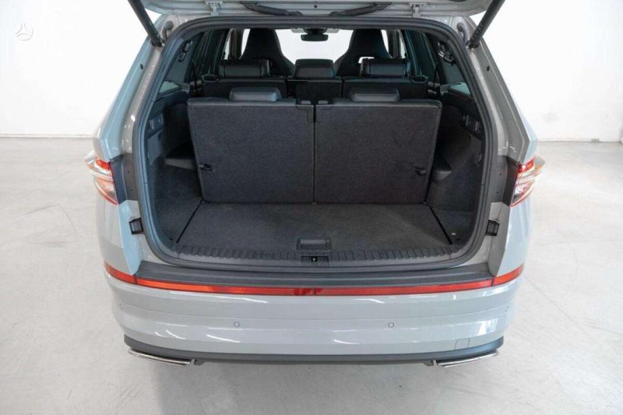 Grey Skoda Kodiaq 2023 in Vilnius, with an engine capacity of 2.00 L and mileage of 125 thousand km for 35500 €, photo 26 on AUTOMOTO.COM.LV