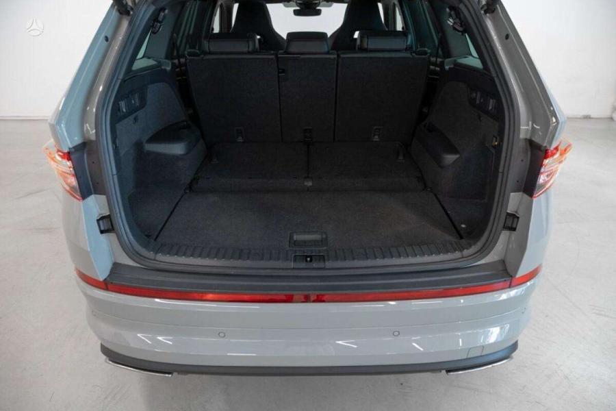 Grey Skoda Kodiaq 2023 in Vilnius, with an engine capacity of 2.00 L and mileage of 125 thousand km for 35500 €, photo 27 on AUTOMOTO.COM.LV