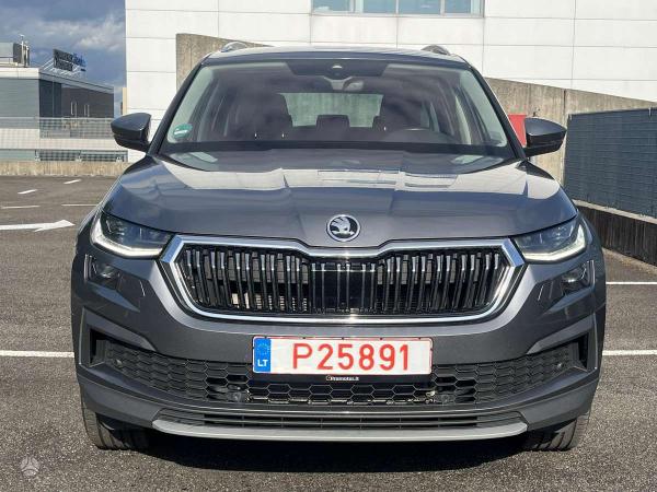 Серый Шкода Kodiaq 2023 в Вильнюс, объемом двигателя 1.97 л и пробегом 213 тыс. км за 23900 €, фото 3 на AUTOMOTO.COM.LV