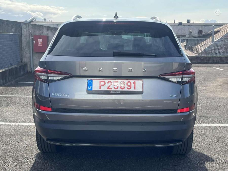 Серый Шкода Kodiaq 2023 в Вильнюс, объемом двигателя 1.97 л и пробегом 213 тыс. км за 23900 €, фото 6 на AUTOMOTO.COM.LV