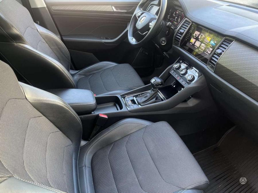 Серый Шкода Kodiaq 2023 в Вильнюс, объемом двигателя 1.97 л и пробегом 213 тыс. км за 23900 €, фото 16 на AUTOMOTO.COM.LV