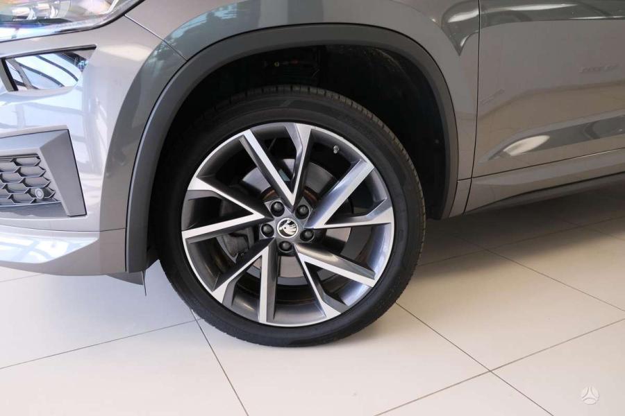 Grey Skoda Kodiaq 2023 in Vilnius, with an engine capacity of 1.97 L and mileage of 122 thousand km for 31900 €, photo 39 on AUTOMOTO.COM.LV