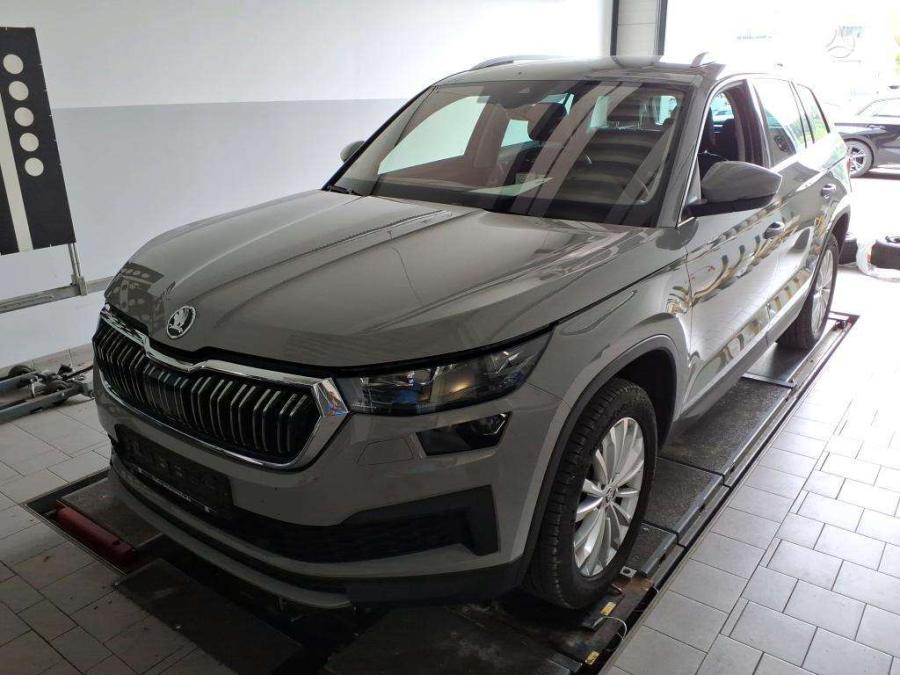 Серый Шкода Kodiaq 2023 в Каунас, объемом двигателя 1.97 л и пробегом 140 тыс. км за 23999 €, фото 1 на AUTOMOTO.COM.LV