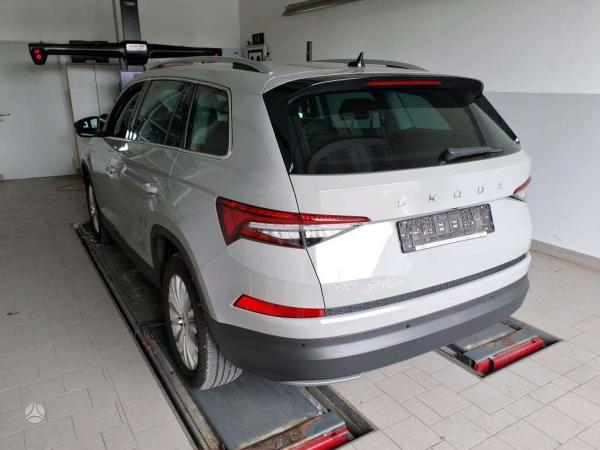 Pelēks Skoda Kodiaq 2023 Kauņa, ar dzinēja tilpumu 1.97 L un nobraukumu 140 tūkst. km par 23999 €, foto 3 vietnē AUTOMOTO.COM.LV