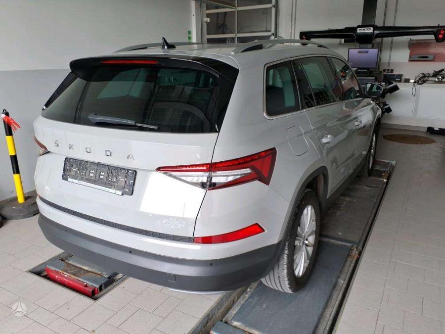 Серый Шкода Kodiaq 2023 в Каунас, объемом двигателя 1.97 л и пробегом 140 тыс. км за 23999 €, фото 5 на AUTOMOTO.COM.LV