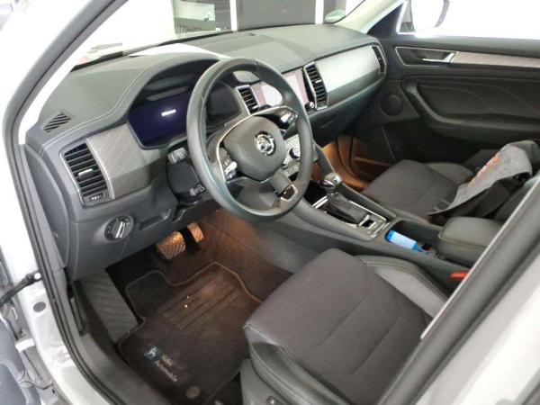 Pelēks Skoda Kodiaq 2023 Kauņa, ar dzinēja tilpumu 1.97 L un nobraukumu 140 tūkst. km par 23999 €, foto 6 vietnē AUTOMOTO.COM.LV