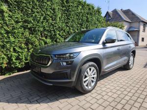 Grey Skoda Kodiaq 2023 in Kalvarija, with an engine capacity of 1.50 L and mileage of 142 thousand km for 23898 €, photo  on AUTOMOTO.COM.LV