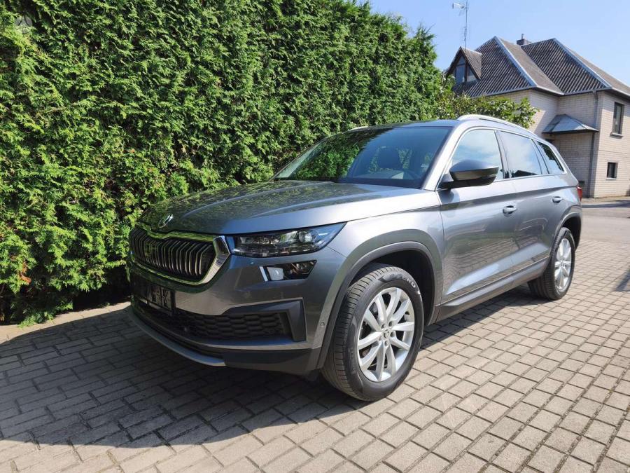Серый Шкода Kodiaq 2023 в Калвария, объемом двигателя 1.50 л и пробегом 142 тыс. км за 23898 €, фото 1 на AUTOMOTO.COM.LV